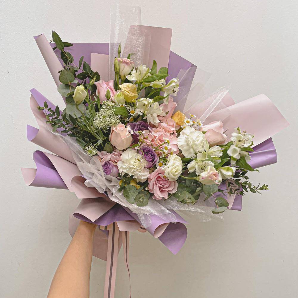 5 Best Picks for 18th Birthday Flower Bouquets and Gifts