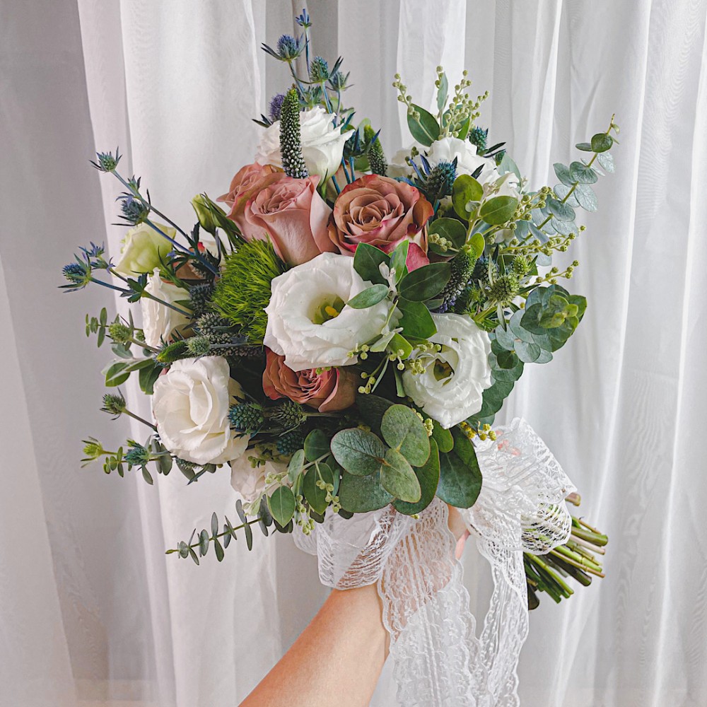 The Perfect Fresh Flower Bouquet For The Bride-To-Be
