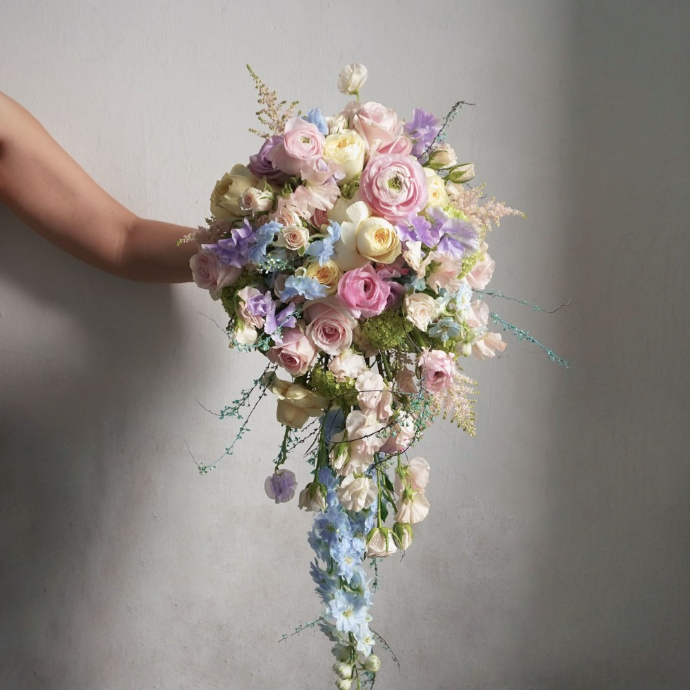 Understanding the Beauty of Cascading Bouquets