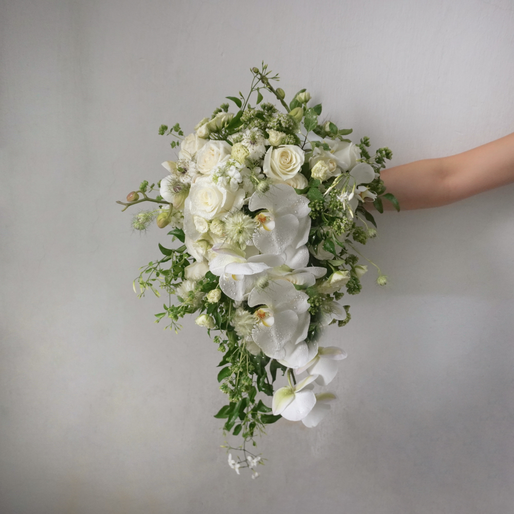Understanding the Beauty of Cascading Bouquets